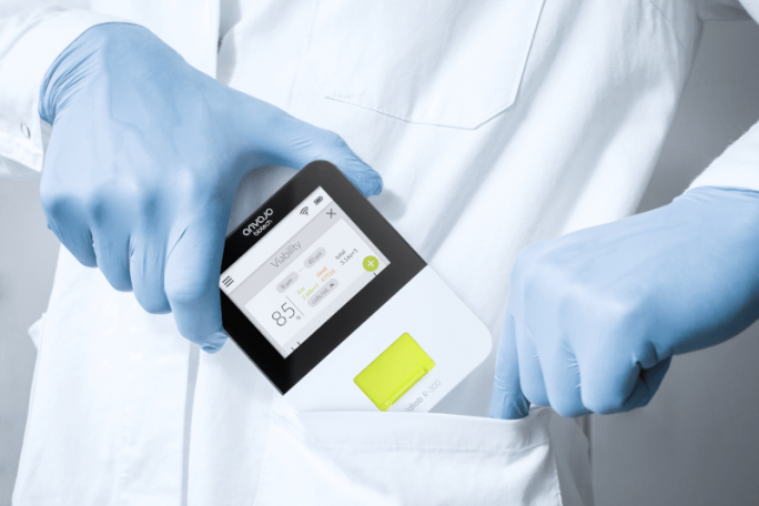 fluidlab R-300 染色フリーセルカウンター/分光光度計 | ワケンビーテック Webサイト